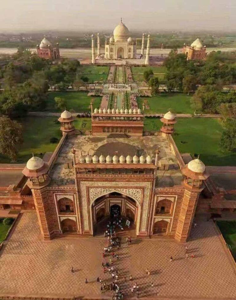 Visiter le Taj Mahal à Agra : Un Guide Complet pour Votre Voyage en Inde